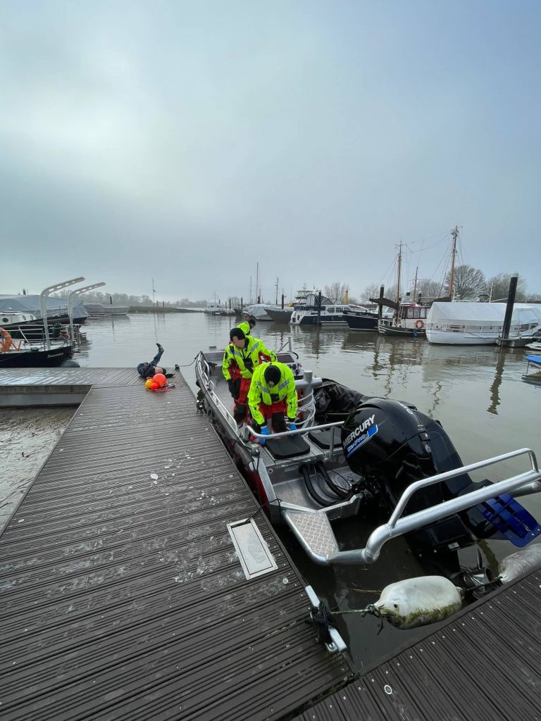 Fire station Schoonhoven sonar training aimed at SAR - Subsea Fundamentals
